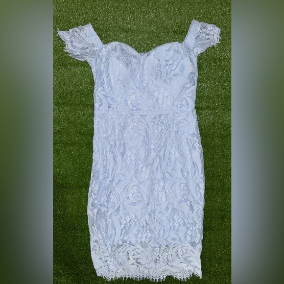 Windsor | Dresses | Windsor Light Blue Lace Midi Dress With Sweetheart ...